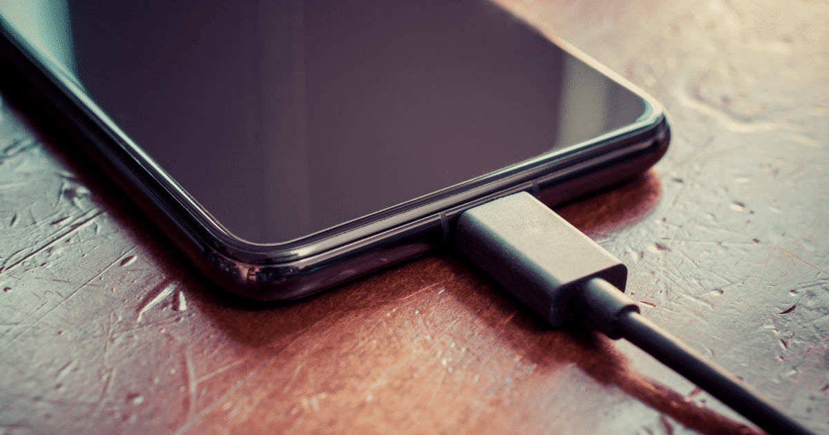 Cómo prolongar la vida útil del puerto de carga de tu móvil o tablet